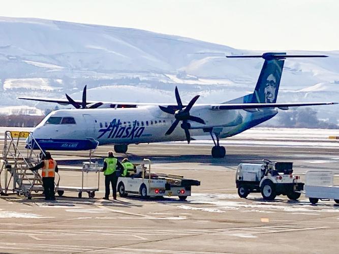 Alaska Air takes $193M loss as rising fuel prices crimp spring schedule ...