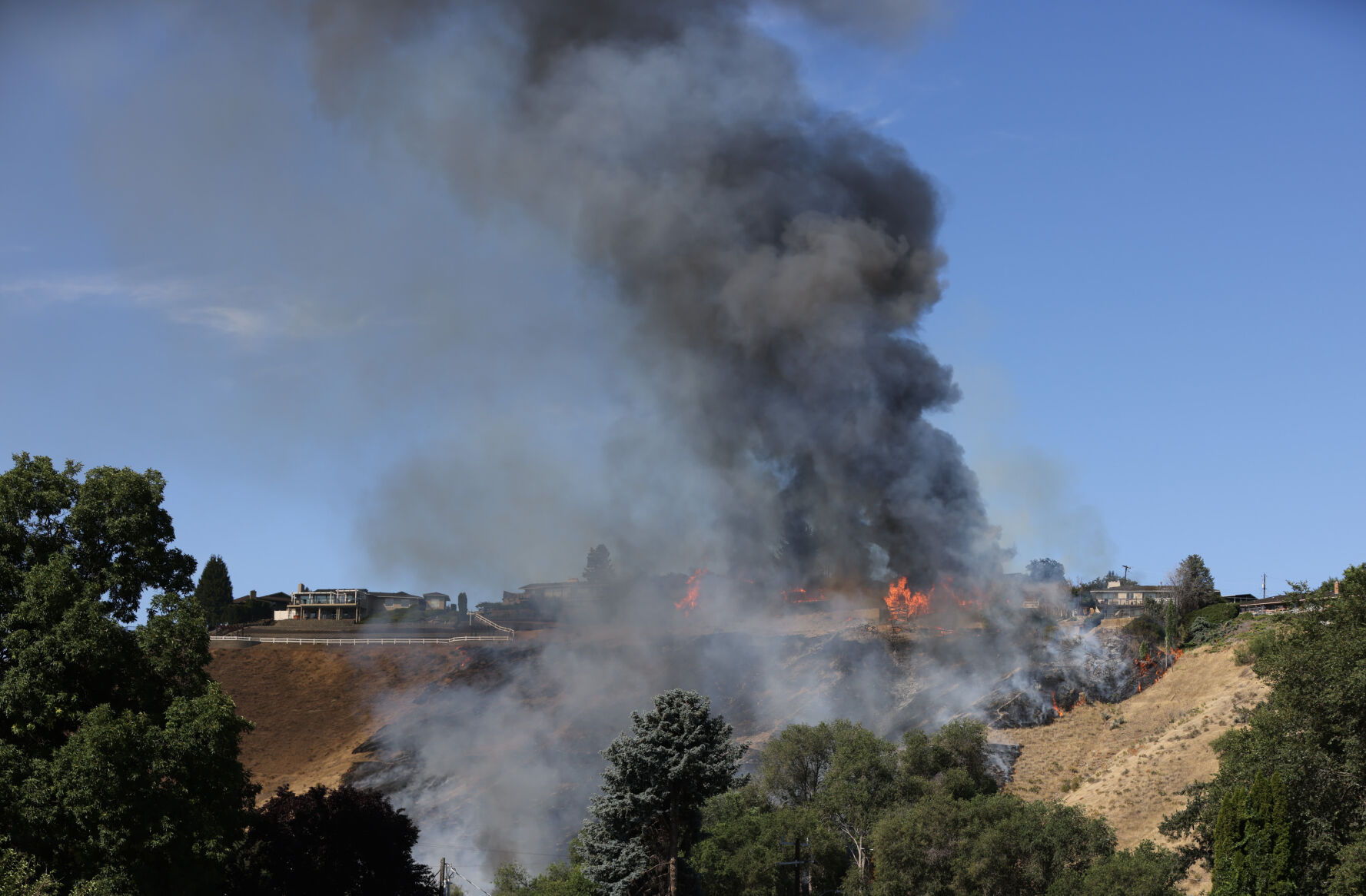 Two homes destroyed, no one hurt in Selah fire that started at Wixson ...