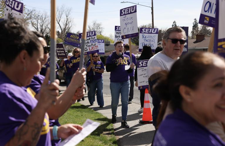 SEIU workers picket outside Yakima MultiCare Memorial Hospital | Local ...