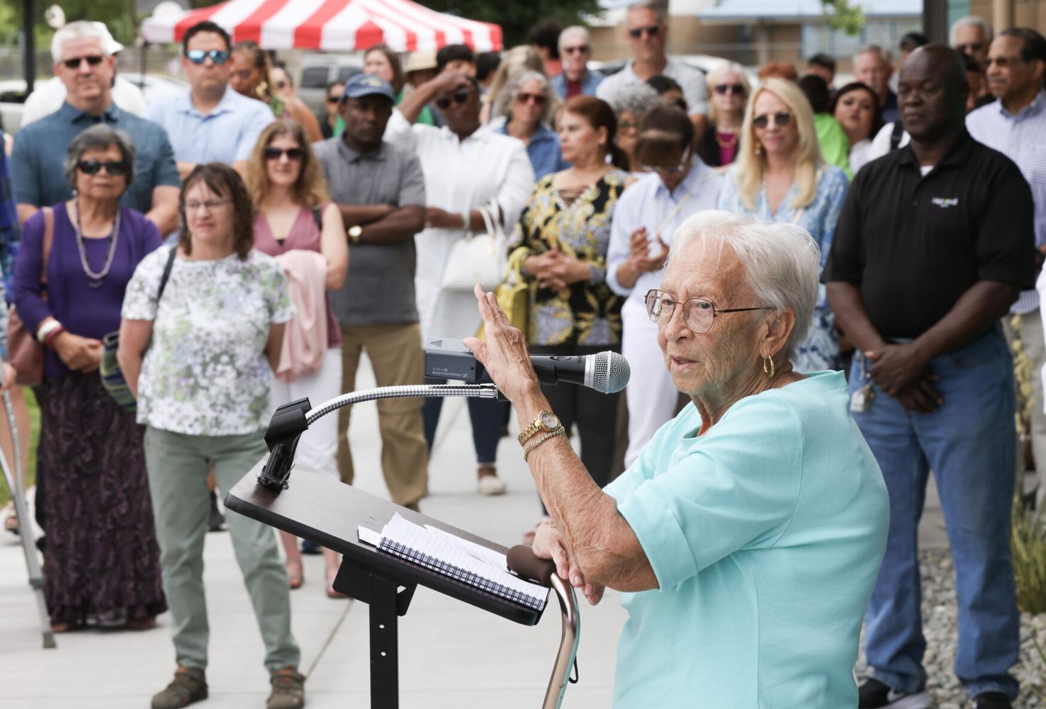 Yakima gathers to celebrate MLK Jr. Park’s new aquatic center ...
