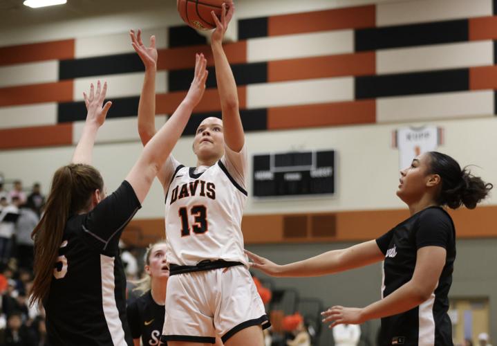 Top-seeded Davis girls give up fourth-quarter lead in loss to Sumner ...