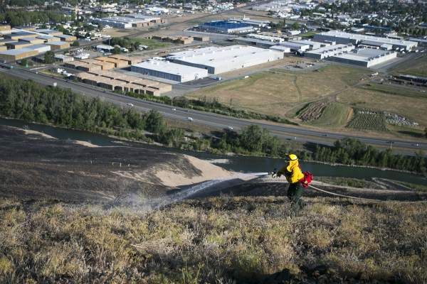 Selah Ridge brush fire contained | Local | yakimaherald.com