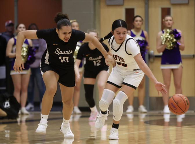 Top-seeded Davis girls give up fourth-quarter lead in loss to Sumner ...