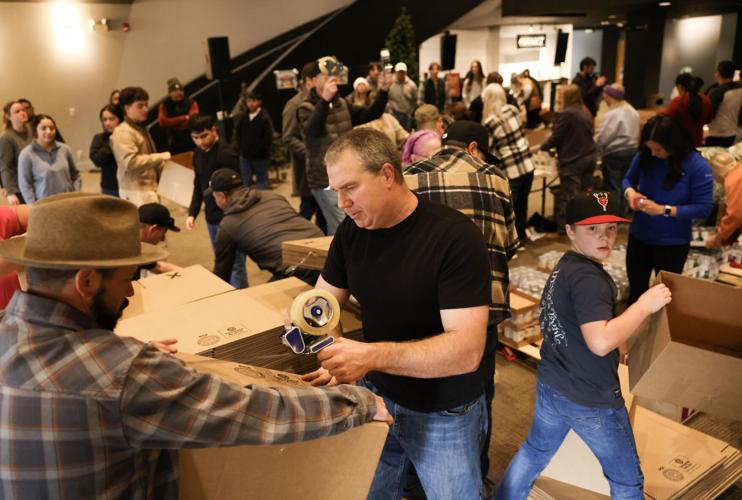 Stone Church gives away hundreds of Thanksgiving meal boxes | Local ...