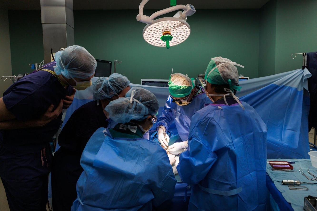 Seattle doctor becomes first in PNW to perform new thumb surgery ...