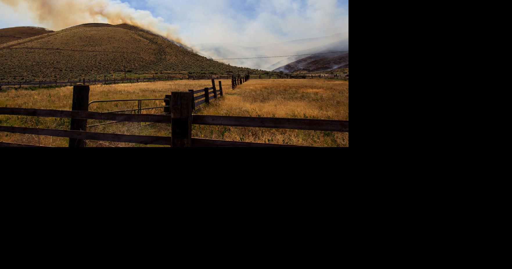Photos: Wenas brush fire continues to burn near Selah | News Photos ...