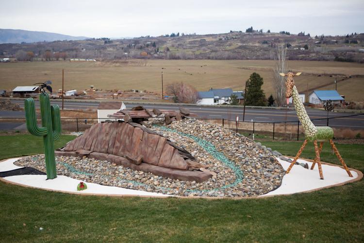 Yakima Abode: Mike and Linda Ritch's open floor plan gives them room to ...