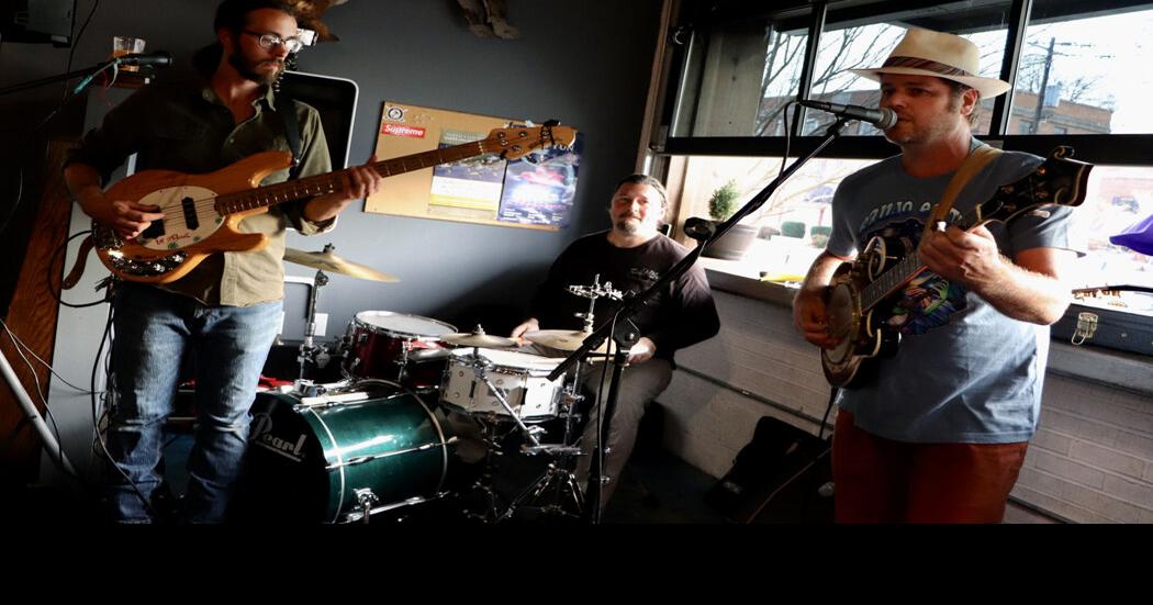 Banjo Earth @ Sweet Old Bill's | 3.16.23 | High Point | Photo Galleries ...