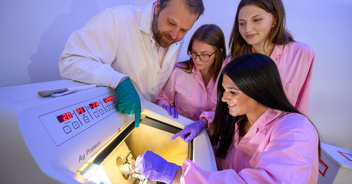 HPU Students Conduct Compelling Summer Research with Faculty | News | yesweekly.com