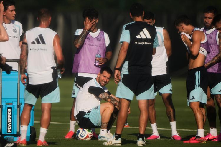 Scaloni: 'The whole planet' awaits Messi's 200th cap as Argentina opens ...