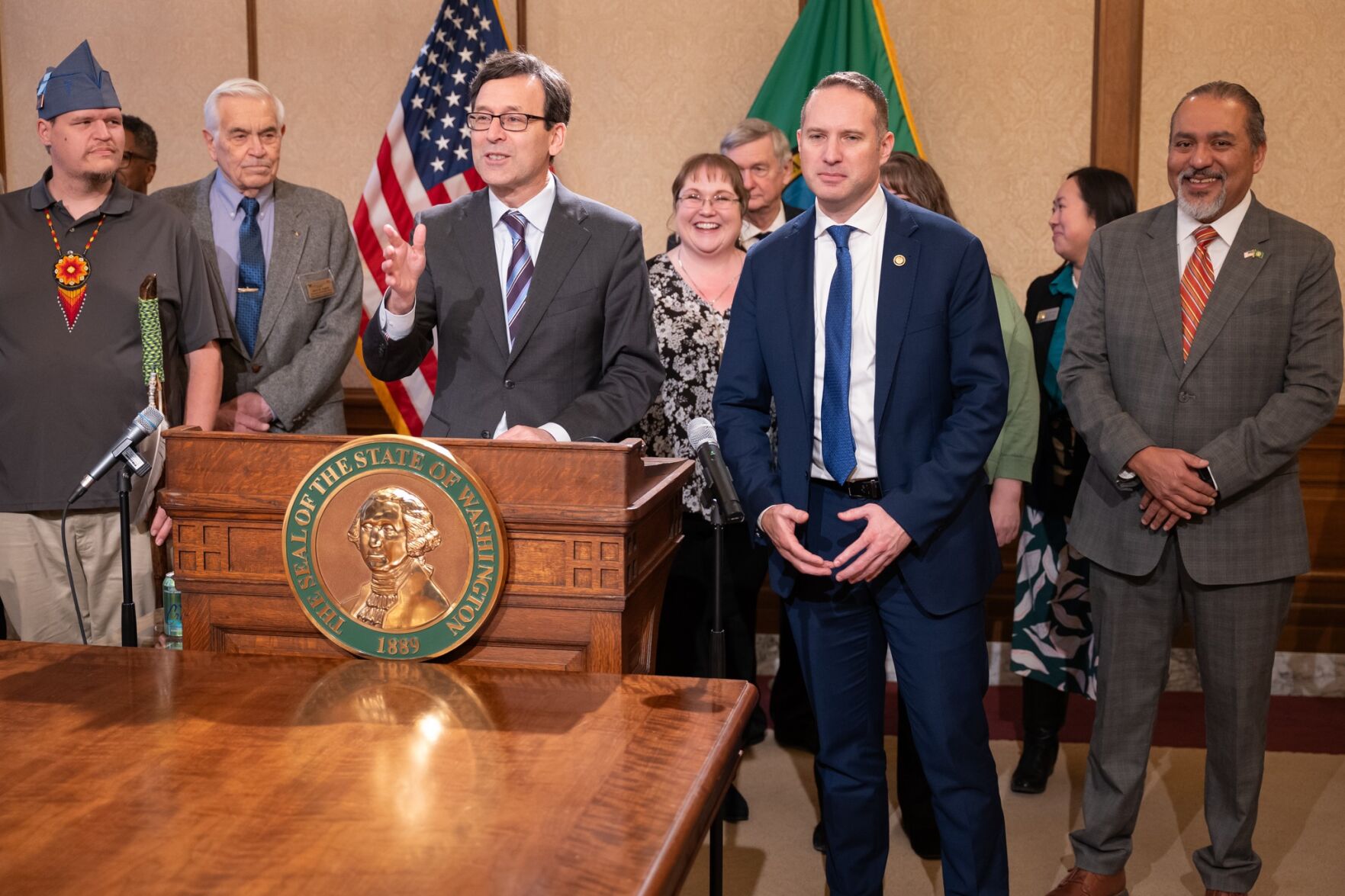 Governor Signs Abell Bill on Veterans Advisory Panel | Columbia Basin ...