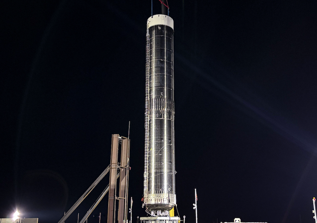Rocket startup’s towering booster arrives in Moses Lake as Stoke Space ...