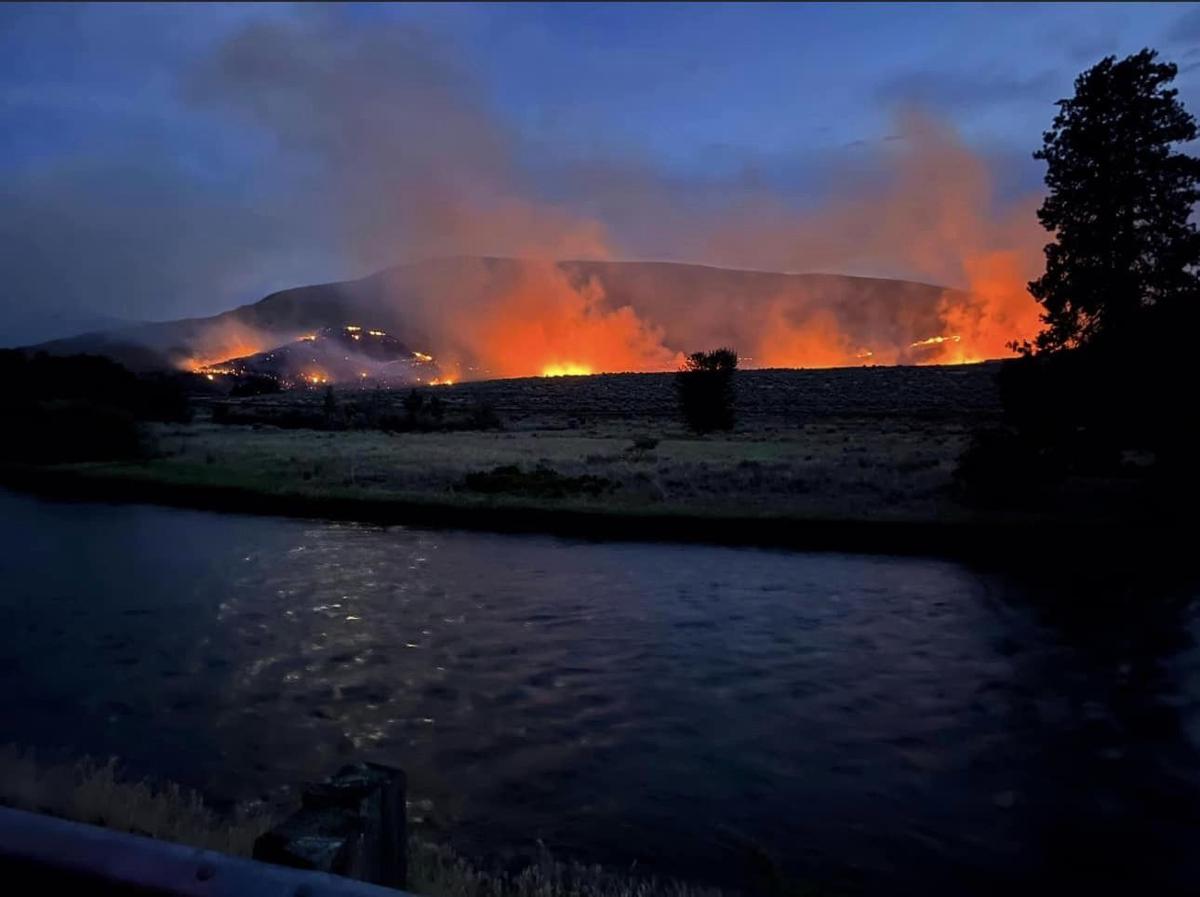 Evacuations issued in Kittitas County after 600-acre fire jumps ...