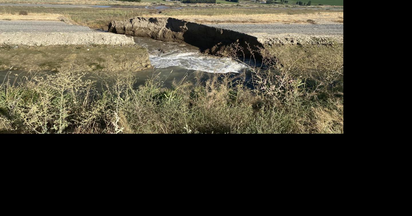 Canal collapse near Basin City floods area | Columbia Basin ...