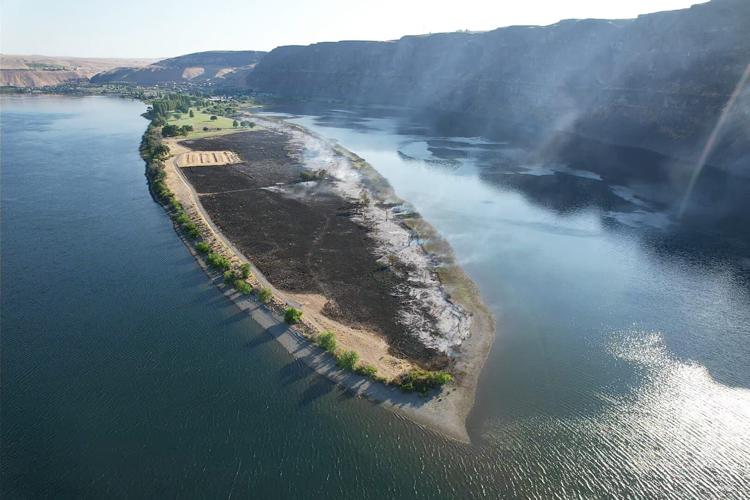 Fire chars 35-acres of Crescent Bar golf course | Columbia Basin ...
