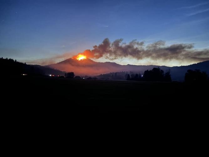 Crews containing 331-acre fire burning near Blewett Pass | Columbia ...