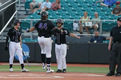 University of Washington baseball to start super regionals tomorrow ...