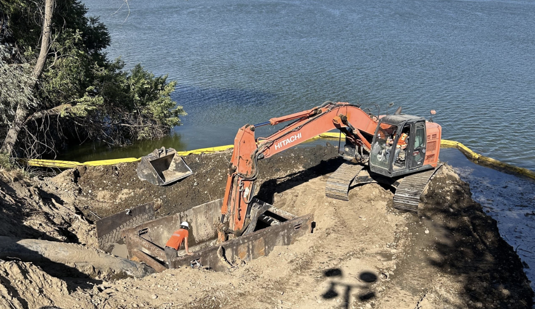 Moses Lake Pipe Fixed; Montlake Water Still Off-Limits | Columbia Basin ...