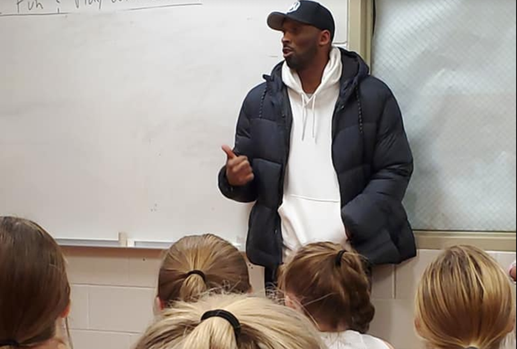 NBA legend Kobe Bryant makes appearance at Cashmere girls b-ball game ...