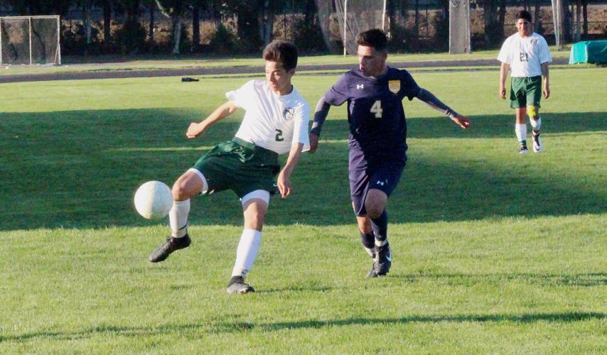Quincy soccer continues winning streak in blowout against Wapato ...