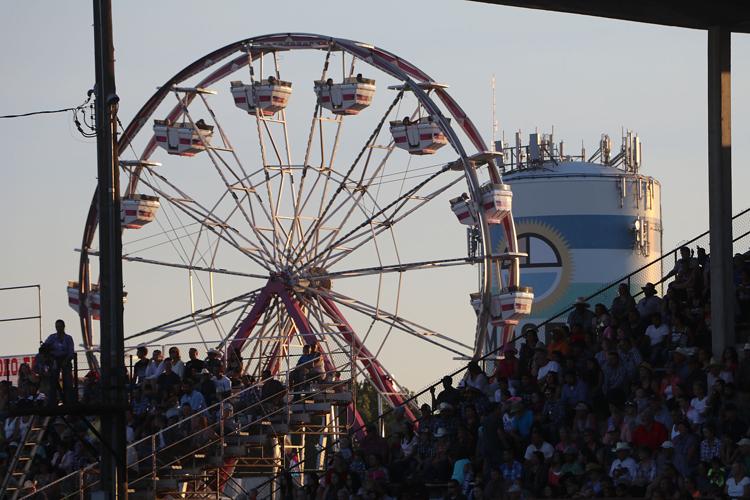 GALLERY: 2016 Moses Lake Roundup Rodeo | iFIBER ONE News ...