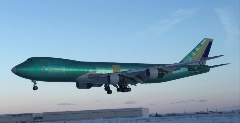 Boeing's last 747 touches down in Moses Lake | Columbia Basin ...
