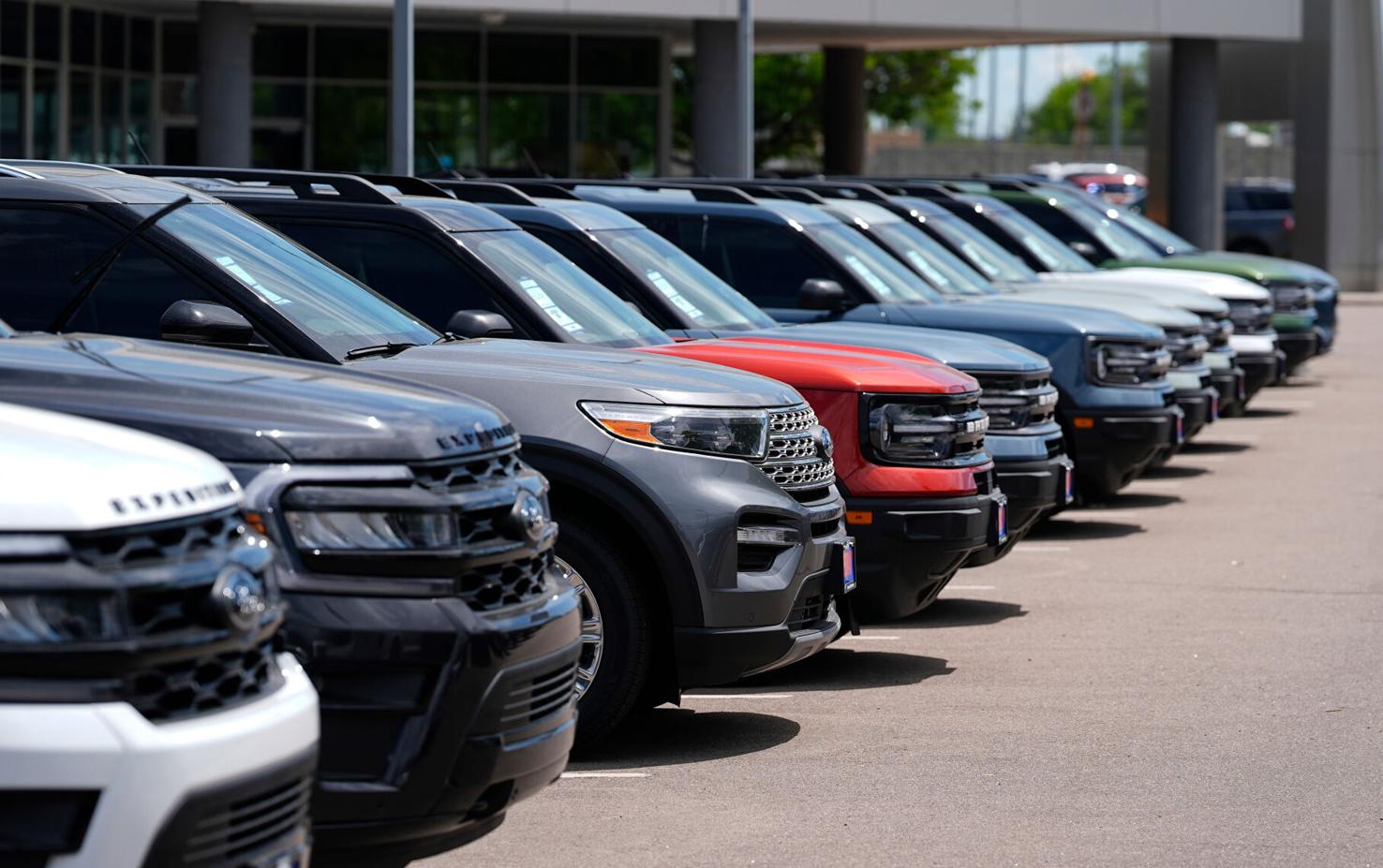 Car shopping trends and tips for 2026 from Edmunds | National News ...