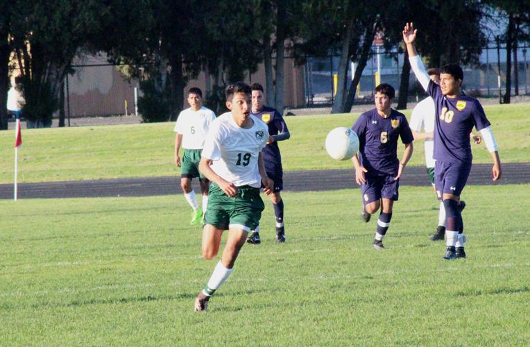 Quincy soccer continues winning streak in blowout against Wapato ...