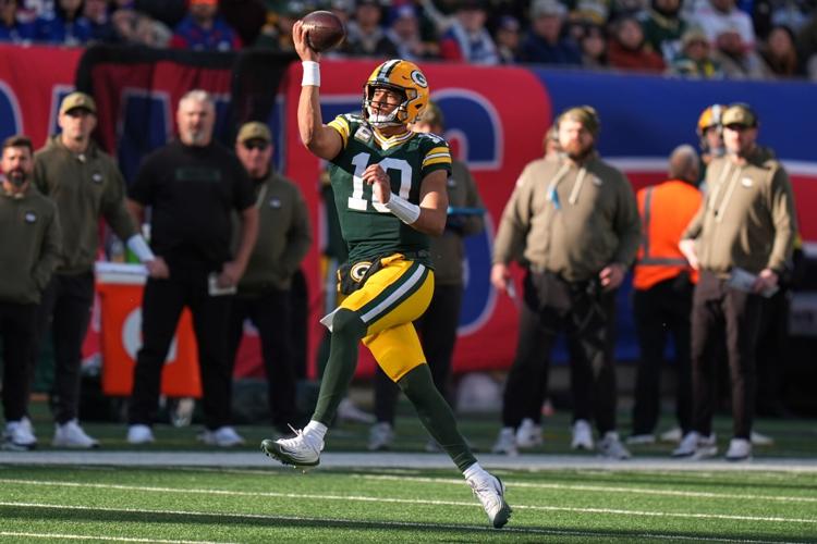 Packers QB Jordan Love leaves game at the Giants with a left shoulder ...