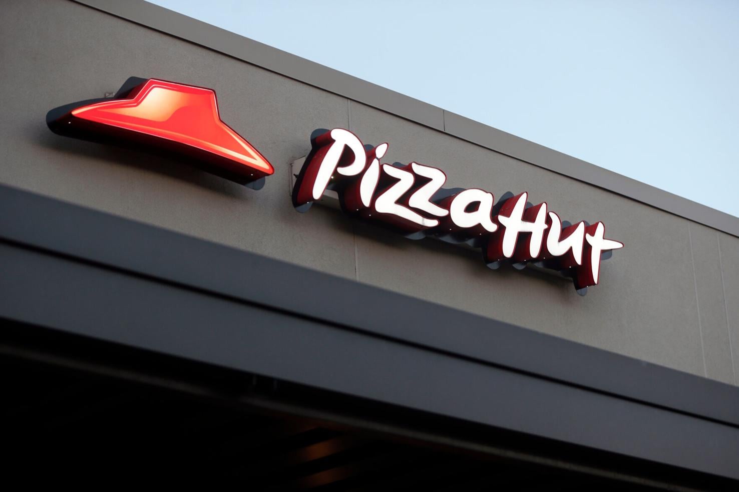 Struggling Pizza Hut restaurant chain will be sold for $2.7 billion ...