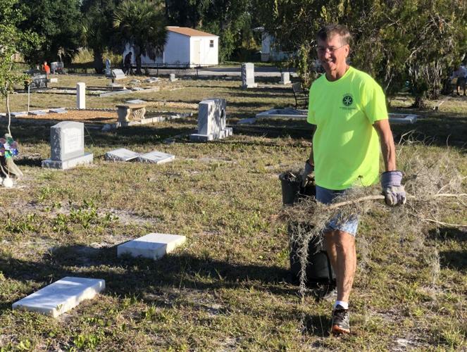 Rotarians give Lemon Bay Cemetery some TLC | News | yoursun.com