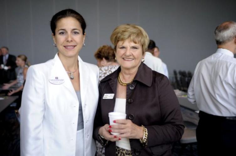 Charlotte chatting and coffee | News Archives | yoursun.com