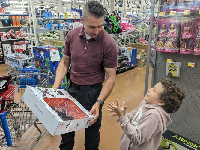 Shop with a Cop a success in North Port | Port Charlotte News | yoursun.com