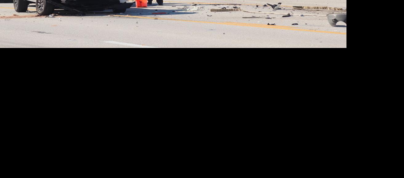Cars crash, sending one into Englewood building | The Daily Sun ...