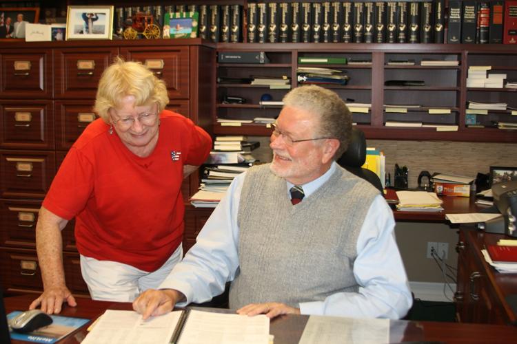 After 40 years, Dale Buelow still gives sound financial advice | News ...