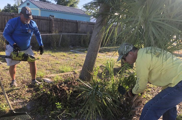 Rotarians give Lemon Bay Cemetery some TLC | News | yoursun.com