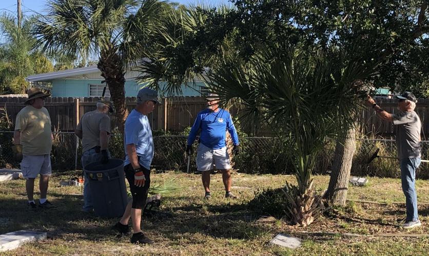 Rotarians give Lemon Bay Cemetery some TLC | News | yoursun.com