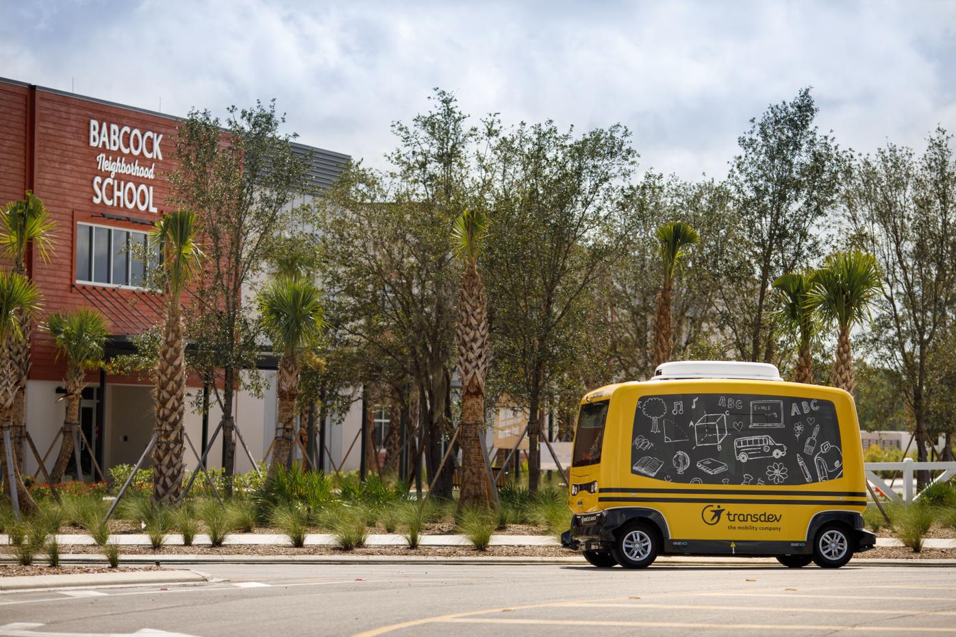 Neighborhood school unveils self-driving school buses | News | yoursun.com