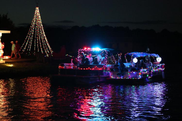 Rotonda West kicks off holiday season | News Archives | yoursun.com