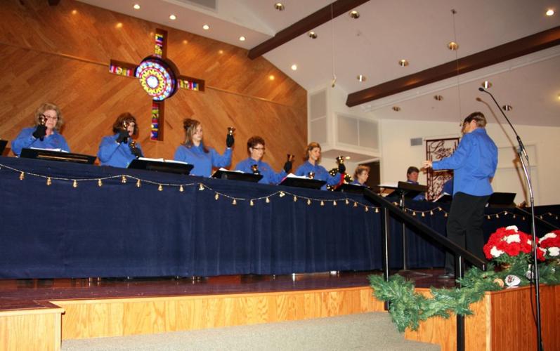Hand bell choir rings in the holidays | News Archives | yoursun.com