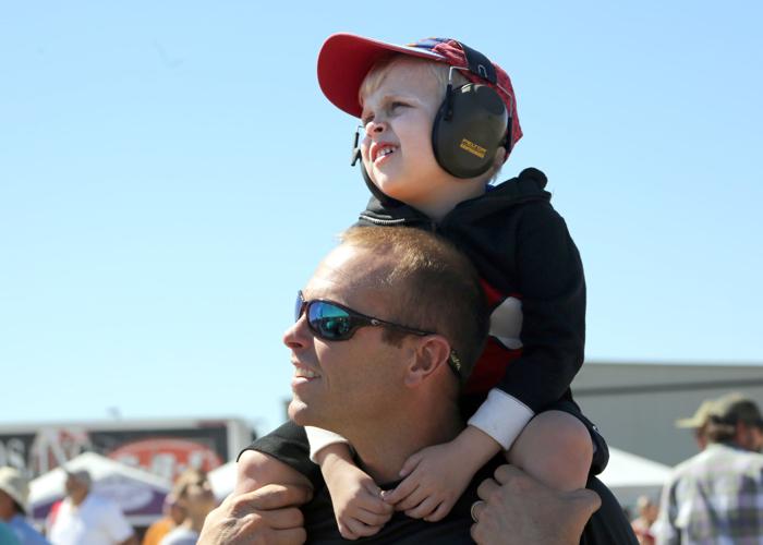 Thousands enjoy air show acrobatics | News Archives | yoursun.com