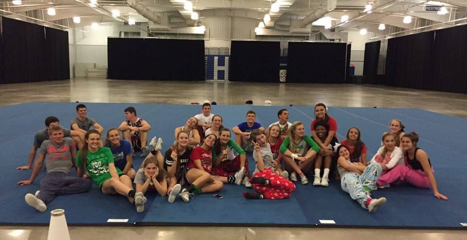 Cheer team finally gets practice mats | Newsarchives | yoursun.com
