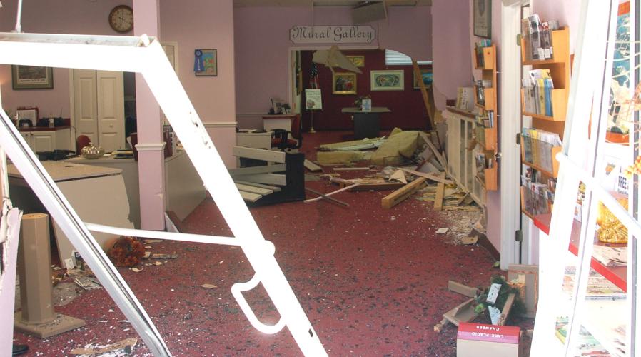 Car crashes into Chamber, damages high | Newsarchives | yoursun.com