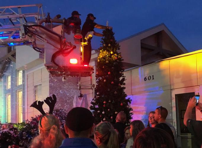 Christmas tree lighting, Englewood style | The Daily Sun | yoursun.com