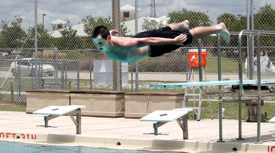 Seniors cool off with pool party | News Archives | yoursun.com
