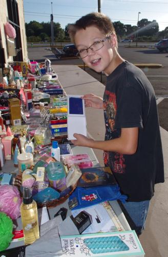 Children shop at Project Phoenix | News Archives | yoursun.com