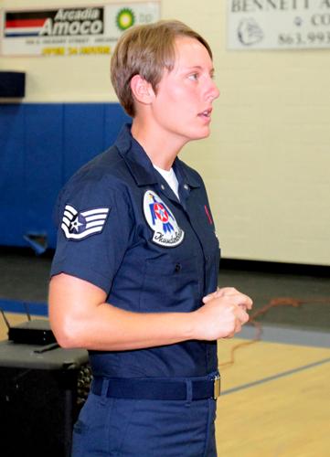 DeSoto students meet Air Force Thunderbirds | News Archives | yoursun.com