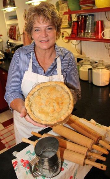 ‘Pie Lady’ gears up for holiday season | News Archives | yoursun.com