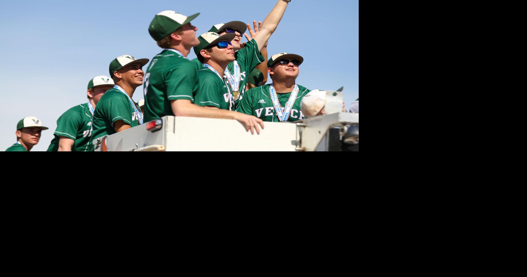 Venice celebrates titles with "Parade of Champions" | Sports | yoursun.com