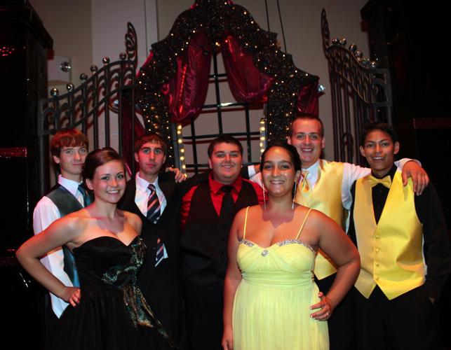 Seniors masquerade at the prom | News Archives | yoursun.com
